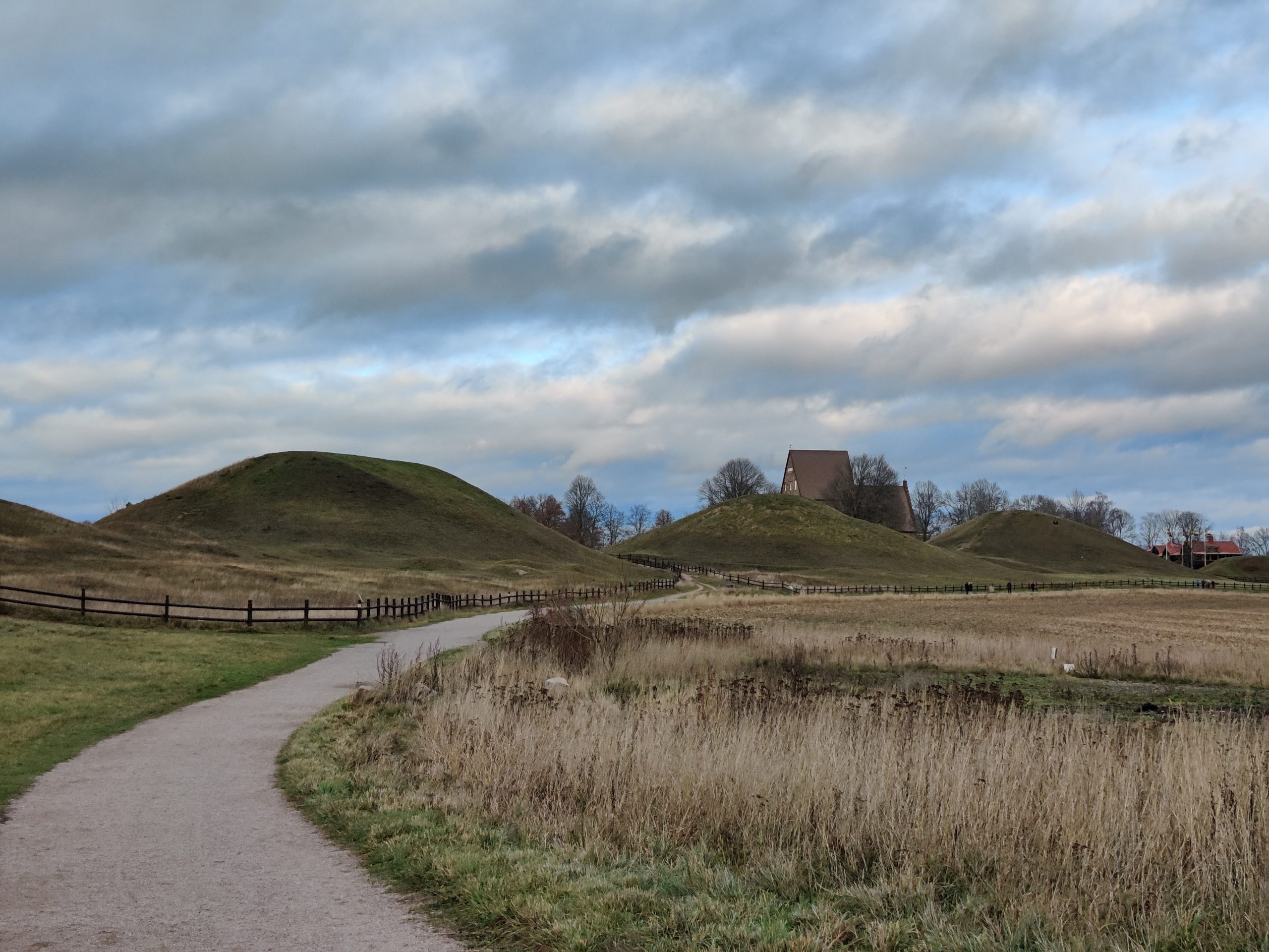 Royal Mounds – Where Heaven takes a place on Earth – By Mustakim ...